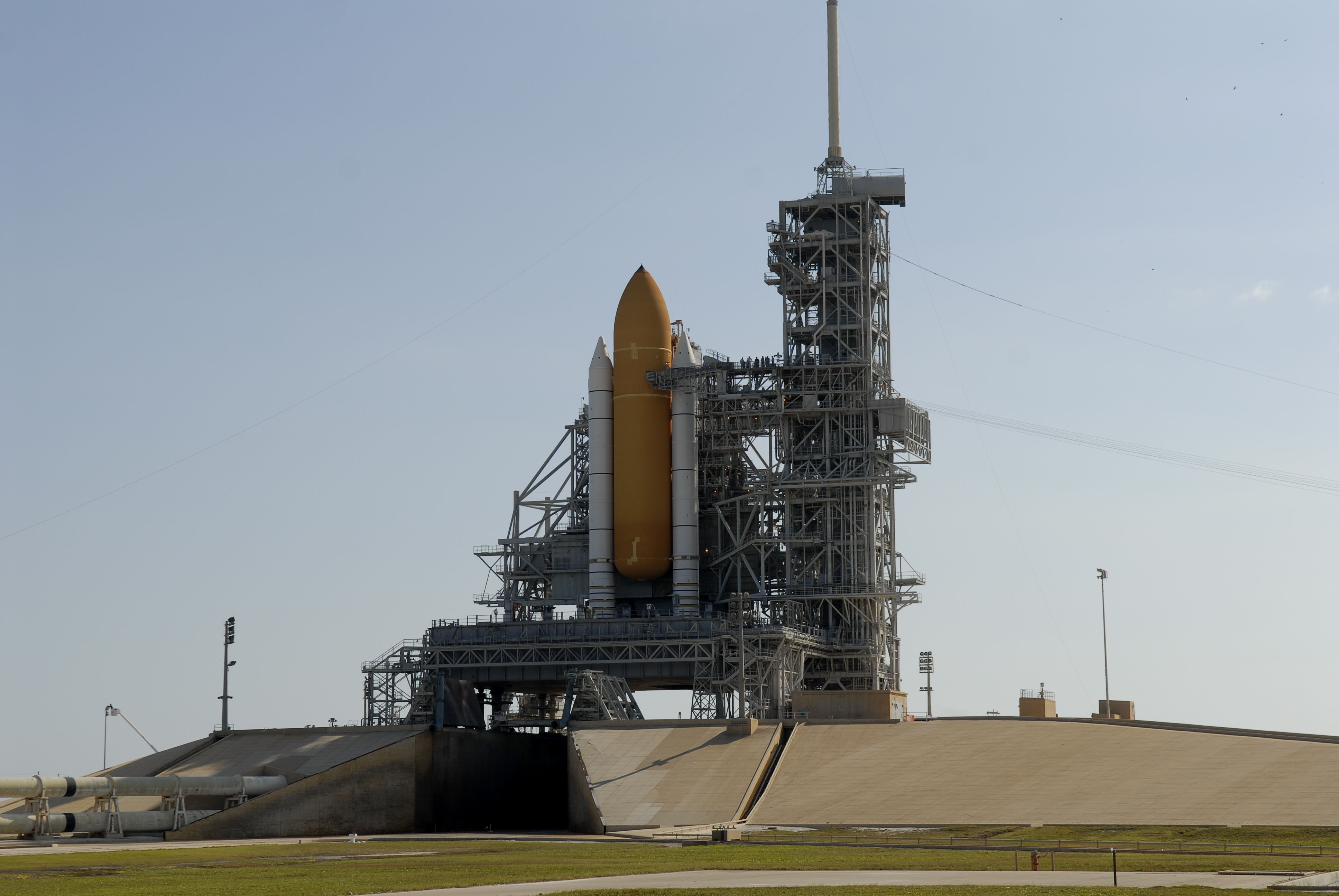 ESA - NASA's Space Shuttle Discovery undergoes final pre-launch ...