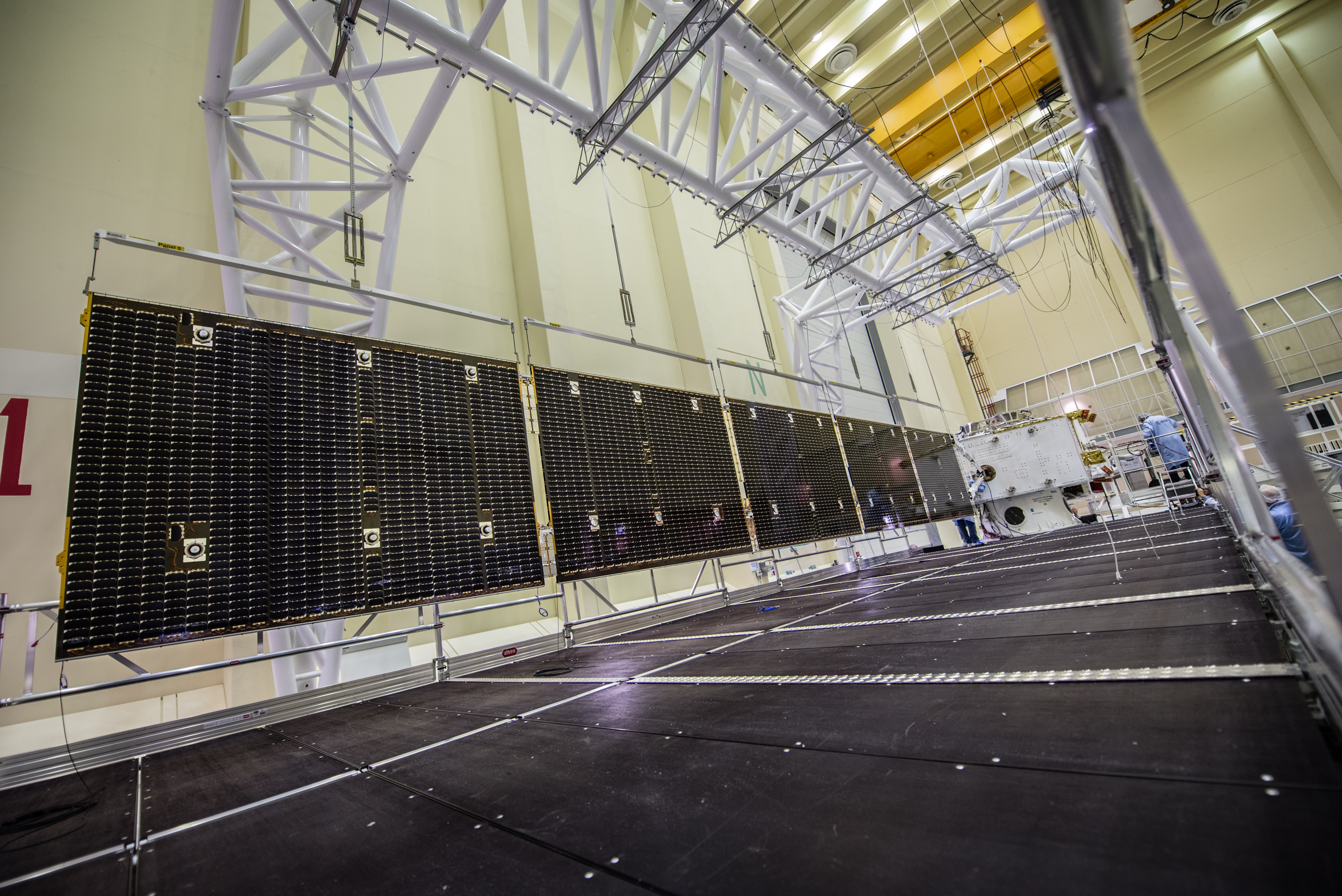 BepiColombo roztahuje křídla – Kosmonautix.cz