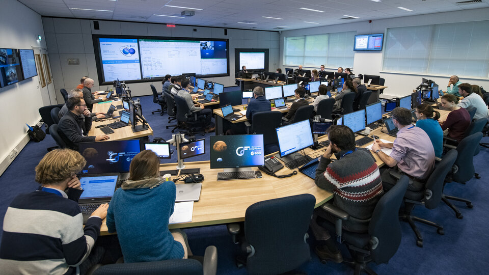ESA - ESA’s e.Deorbit debris removal mission reborn as servicing vehicle ESA - ESA’s e.Deorbit debris removal mission reborn as servicing vehicle
