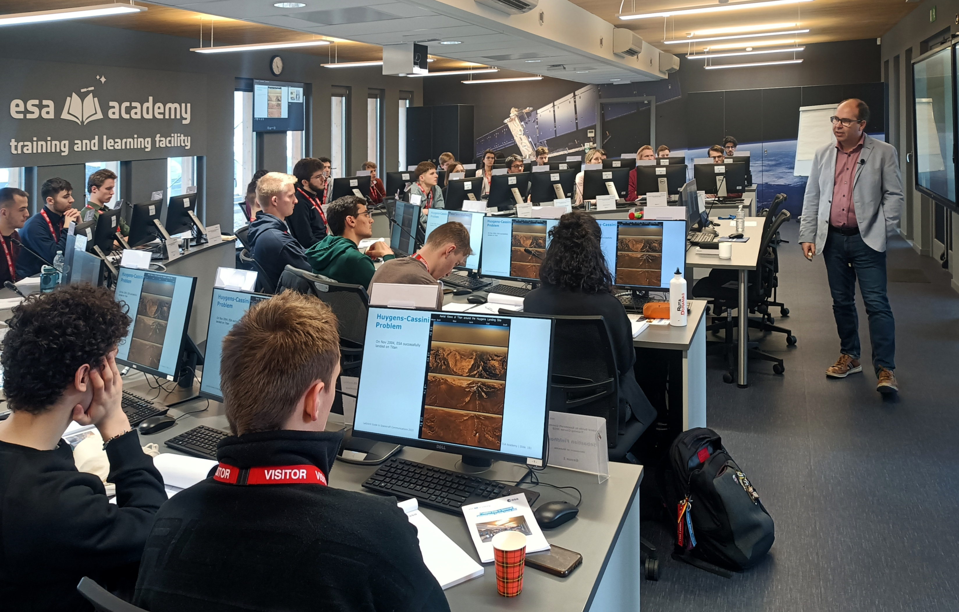 ESA - Expert explaining Demodulation to students